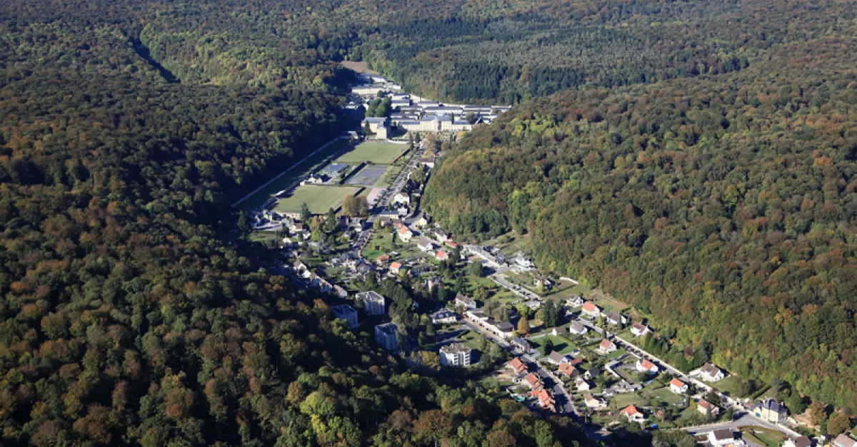 Saint-Gobain, une forêt d'histoires | FranceTvPro.fr